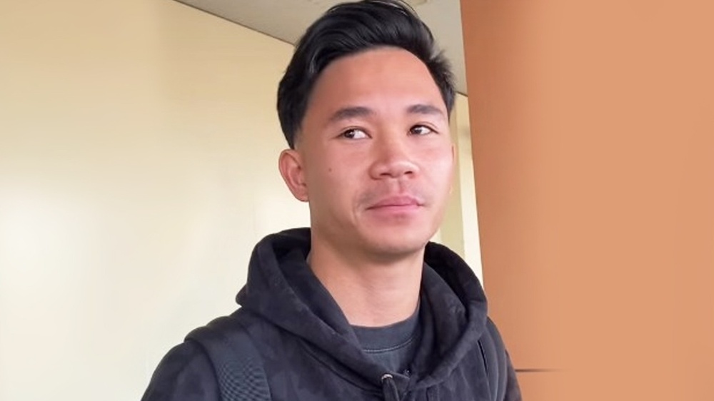 Supachok lại gây sốt khi rơi nước mắt trong ngày rời Thái Lan